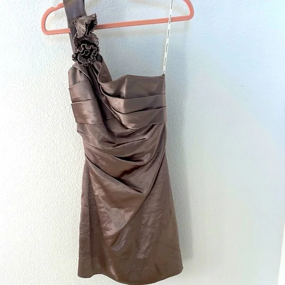 Phoebe Couture | Dresses | Phoebe Couture One Shoulder Bronze Metallic ...